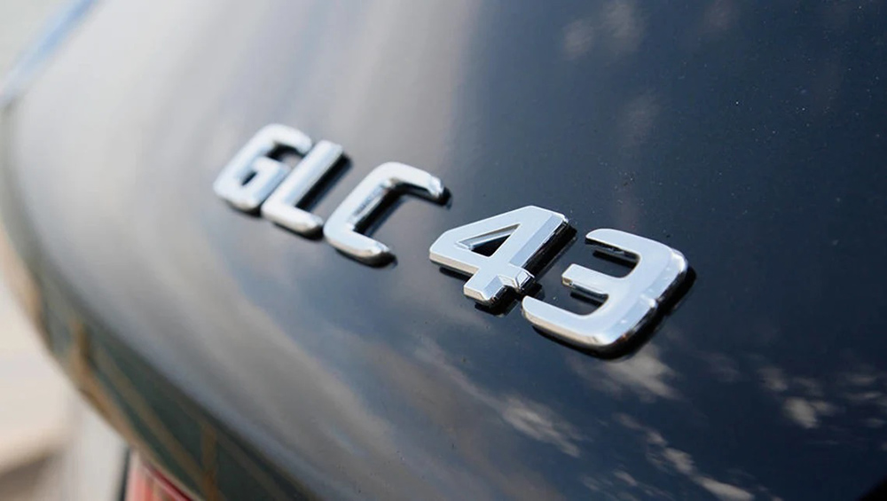 StriveME - ماذا تعني شارات 45 و63 و65 و43 على سيارات مرسيدس AMG؟